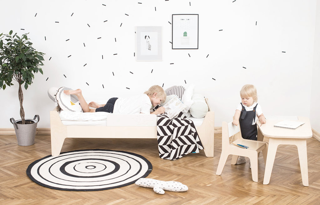 Best Nursery Table Online | Practical And Stable | KUKUU
